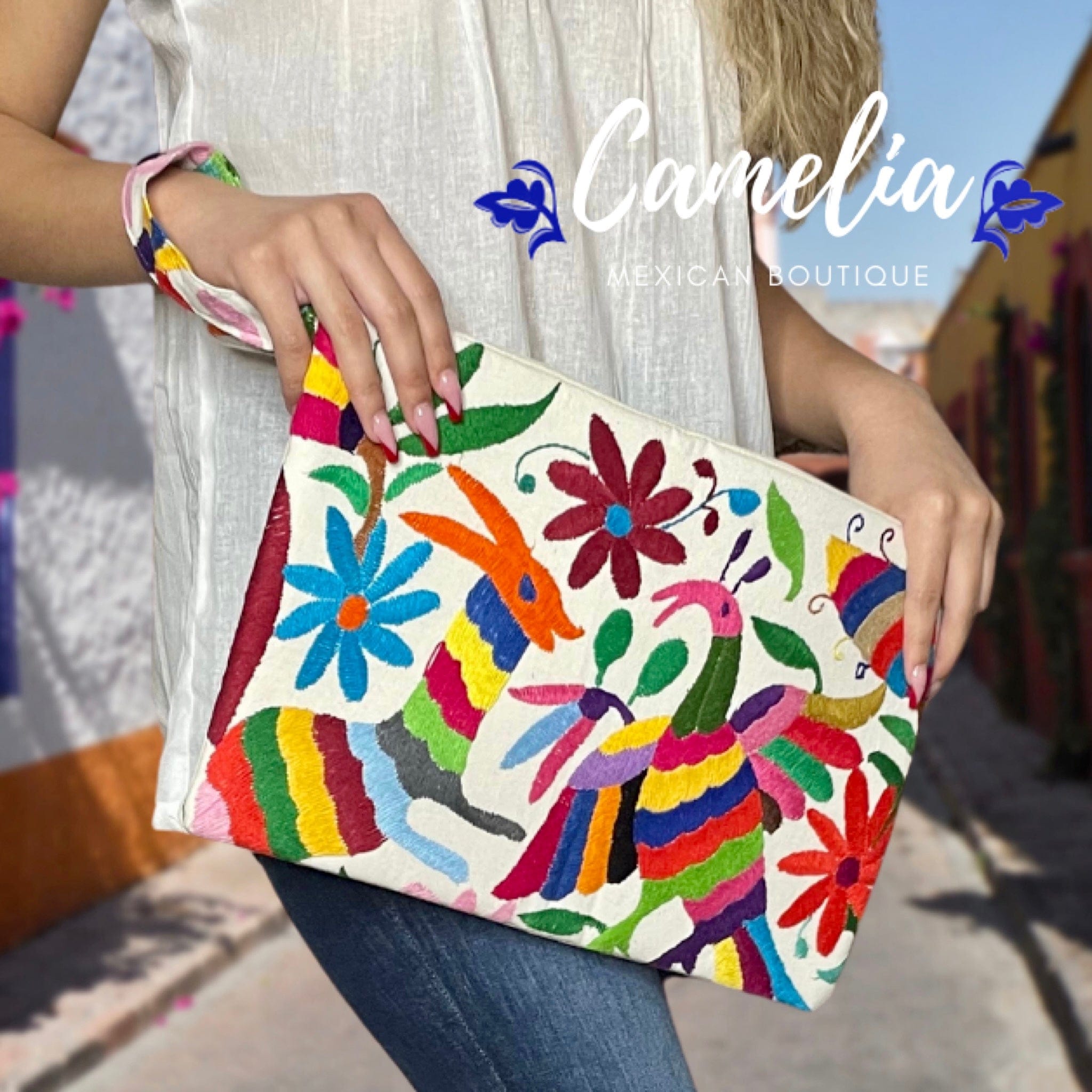 Mexican Embroidered Laptop Case - Otomi – Camelia Mexican Boutique